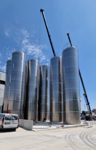 Mixing silos with vertical screw of 160 m³ | CS plastics